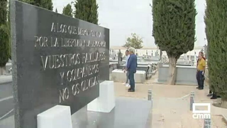 Ceremonia de dignificación y entrega de los restos de las víctimas de ...